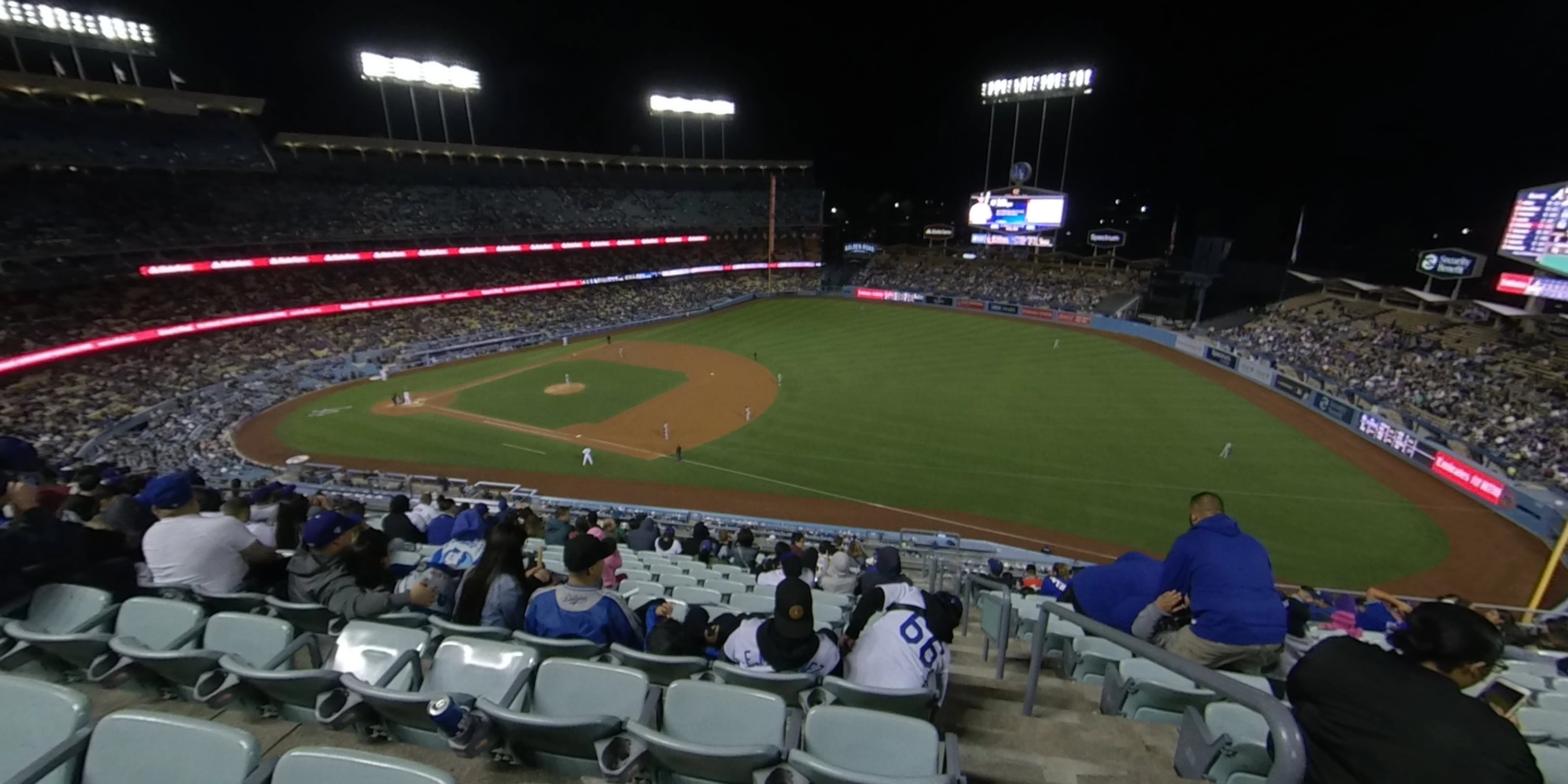 Lower Reserve 32 at Dodger Stadium - RateYourSeats.com